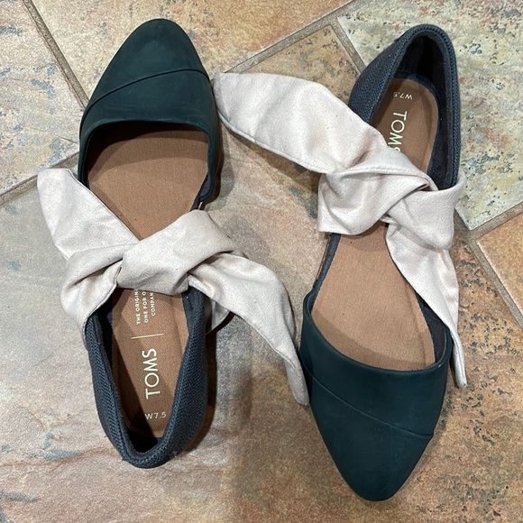 Toms | Shoes | Toms Dark Grey Flats With Tiebow | Poshmark